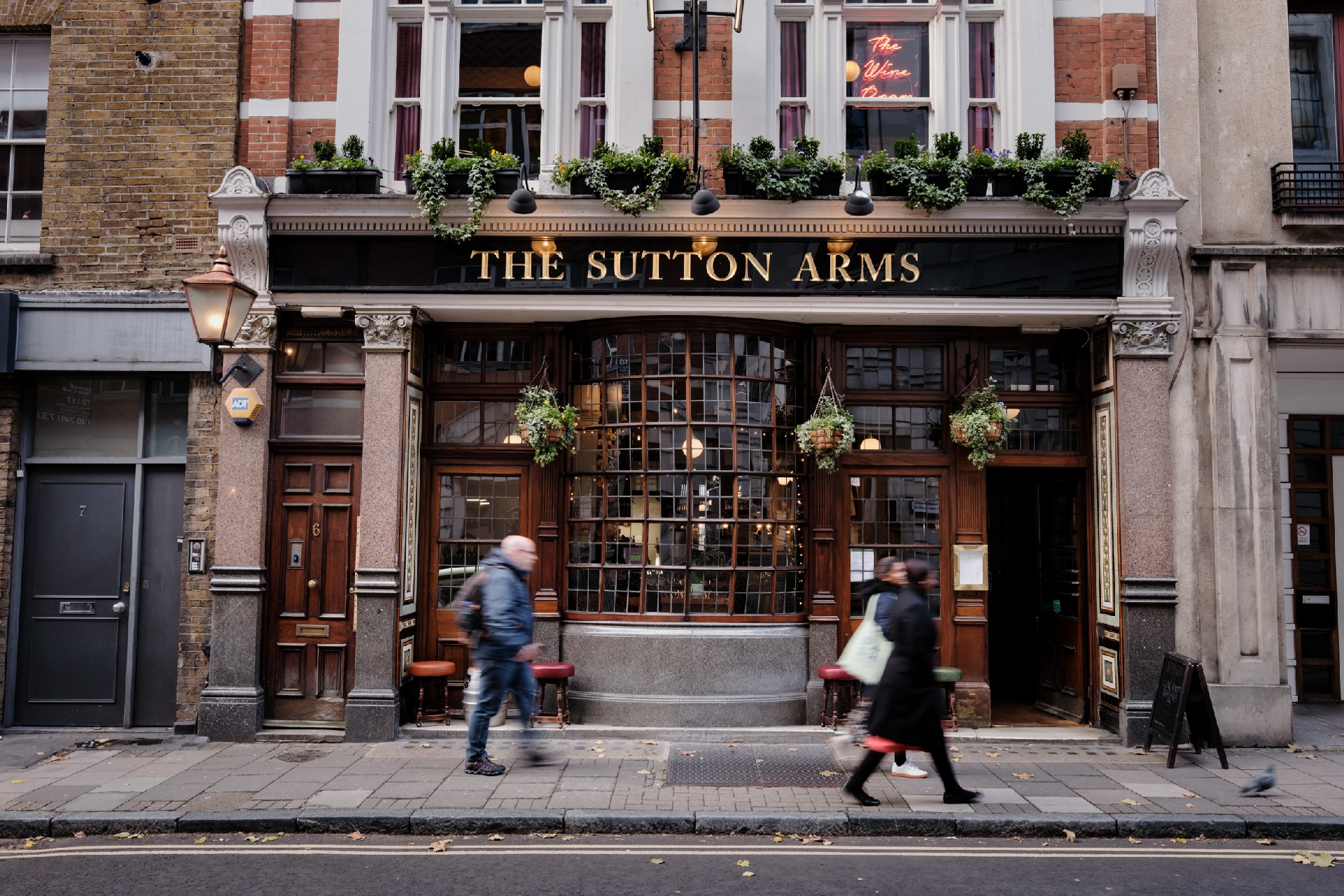 The Sutton Arms - Fuller's Pub and Restaurant in Barbican